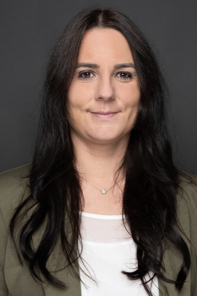 Unser Team: Engagiert. Kompetent. Respektvoll. - OMIT